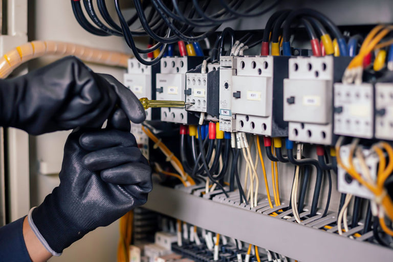 Safety Moment: Electrical Safety - CBRE | DIRECT LINE